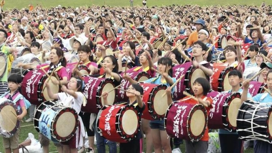 3.437 orang di Jepang memecahkan rekor memainkan Wadaiko | Berita ...