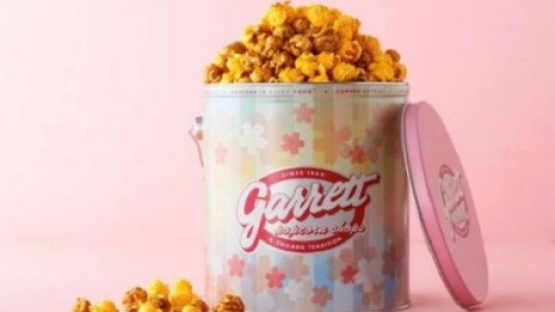 Unik, Kaleng Popcorn Merah Muda Sambut Sakura | Berita Jepang ...
