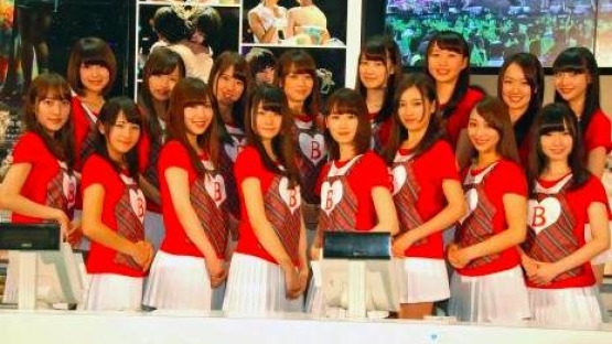 Baito AKB akan memulai penampilan pertama mereka di panggung pada ...